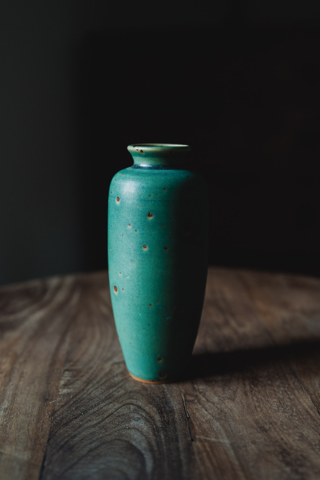 Verdant Vase Small Greystone Cottages